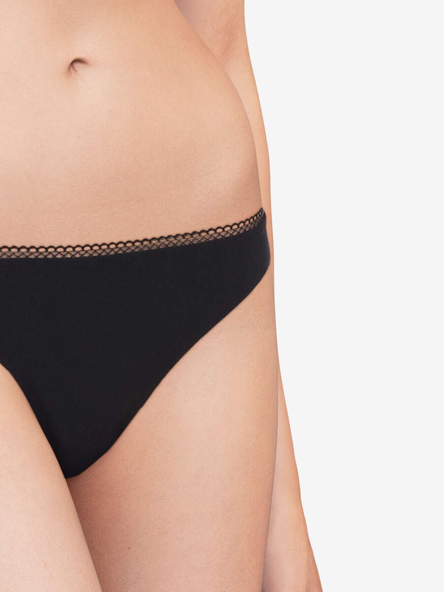 String - Delicate Noir | Darjeeling