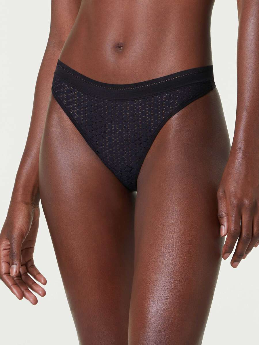 String - Leni Noir | Darjeeling