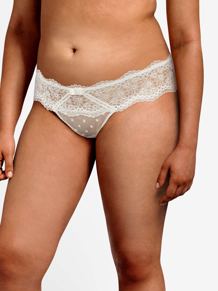 String - Simone Ivoire | Darjeeling