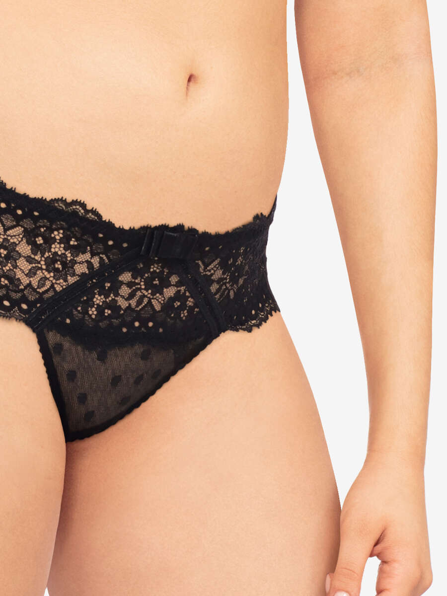 String - Simone Noir | Darjeeling